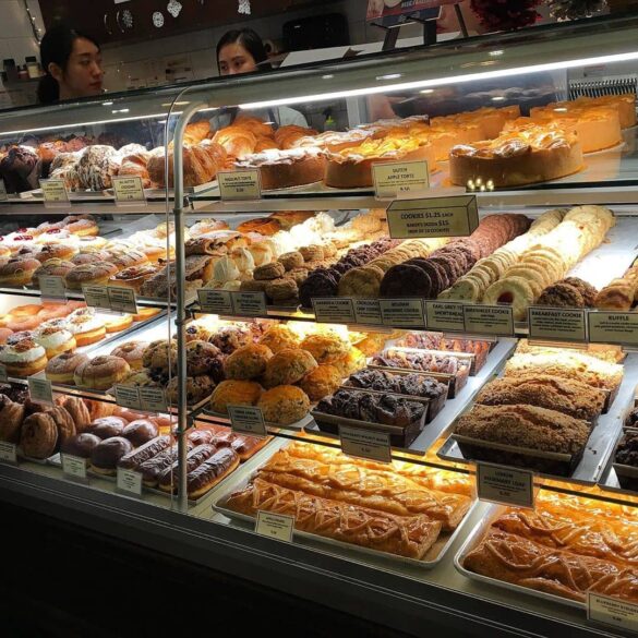 Robson Street Neighbourhood Guidebook: The Best Eats, Shops & Stays ...