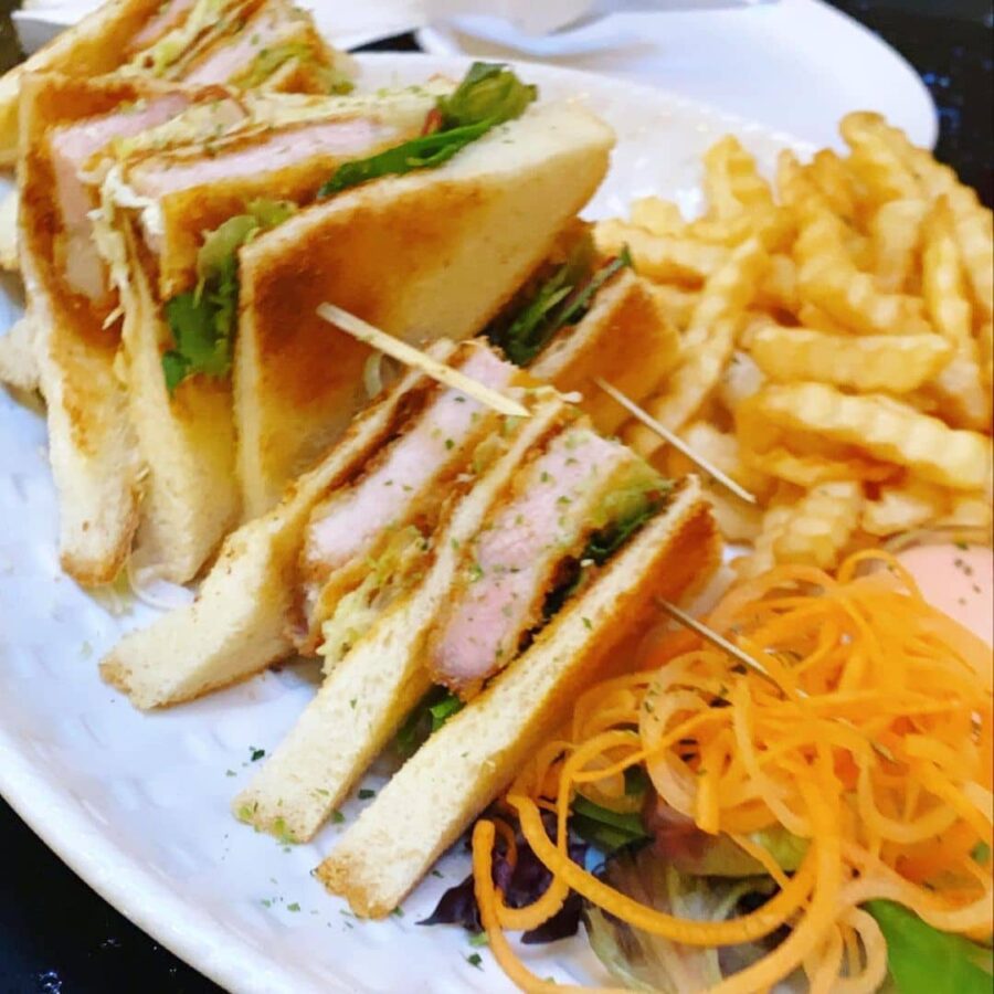 Neighbourhood Guidebook: Victoria Drive (Best Eats, Cafes, & Snacks)