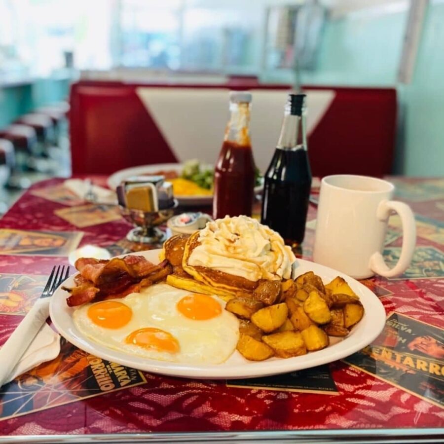 13 Best Downtown Vancouver Breakfast Spots + What To Order (2024)