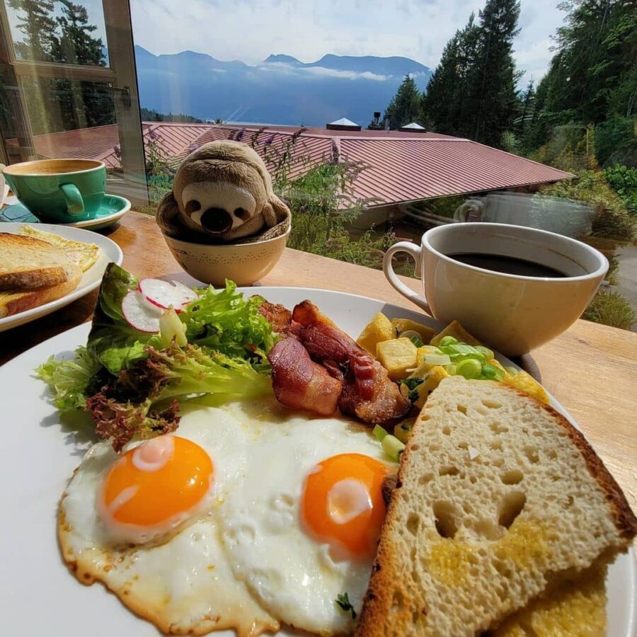 9 Best Bowen Island Restaurants To Try Out (+ what to order)