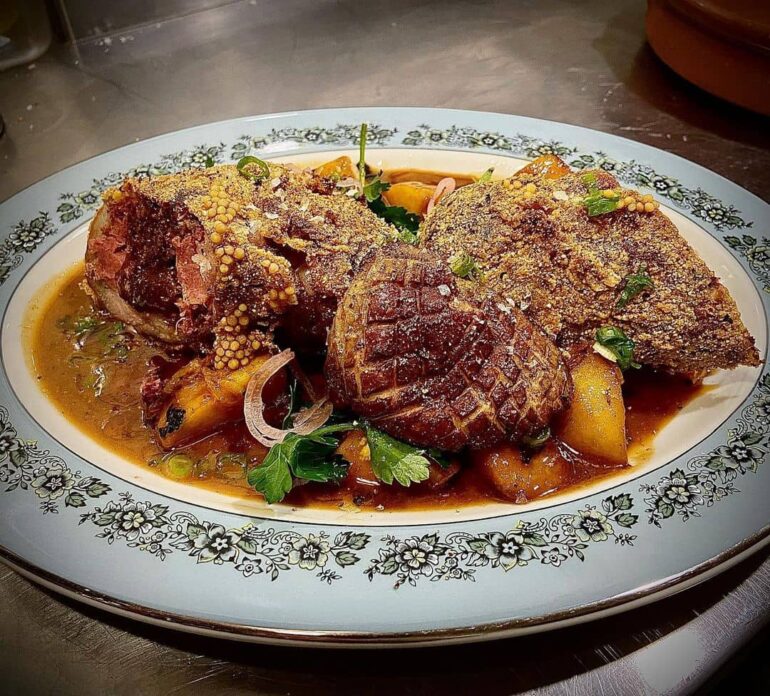 15 Best Victoria Restaurants + What To Order (2024)