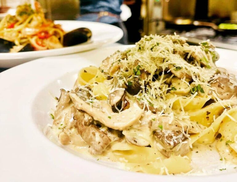 Definitive Guide to 15 Best Victoria Restaurants of 2023