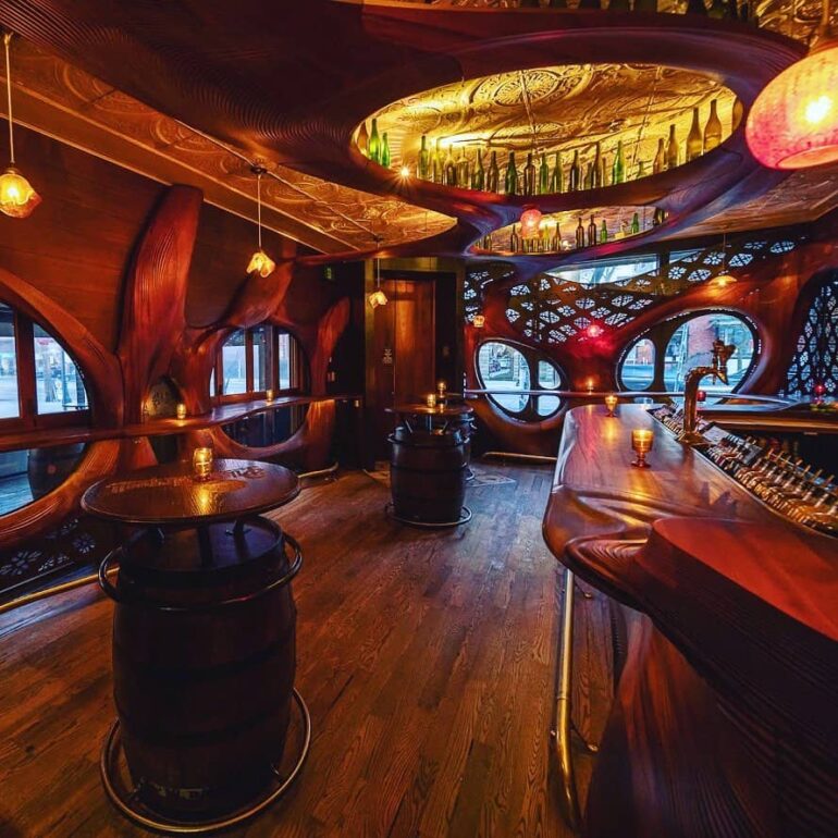 13 Best Bars In Toronto To Get Tipsy In This Year