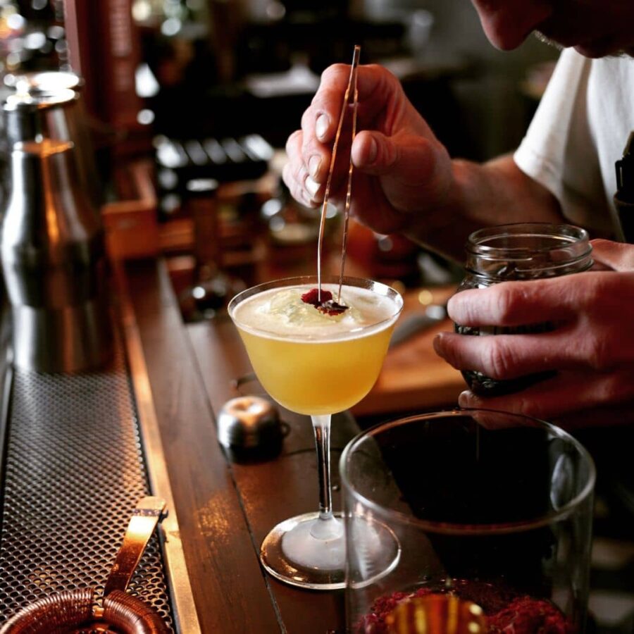 13 Best Bars In Toronto To Get Tipsy In This Year