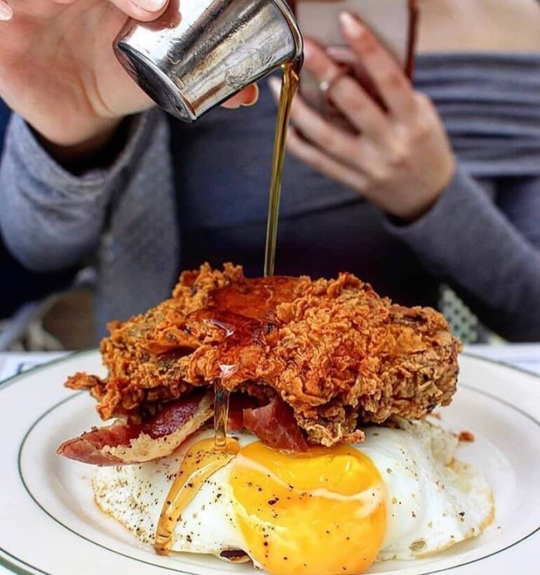13 Best Brunch Restaurants in Montreal + What To Order (2024)