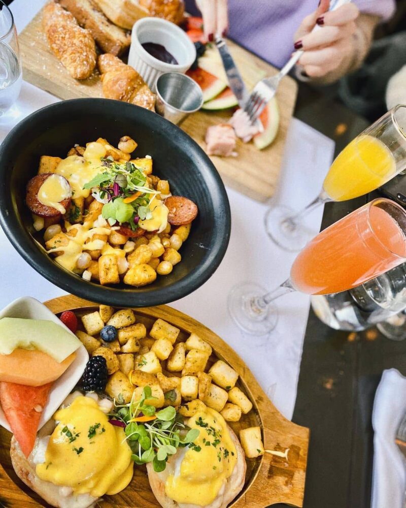 13 Best Brunch Restaurants in Montreal + What To Order (2024)