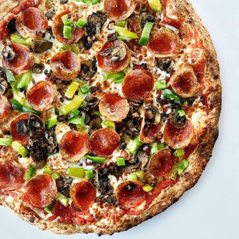 10 Best Edmonton Pizza Spots For A Good Pie (+ what to order)