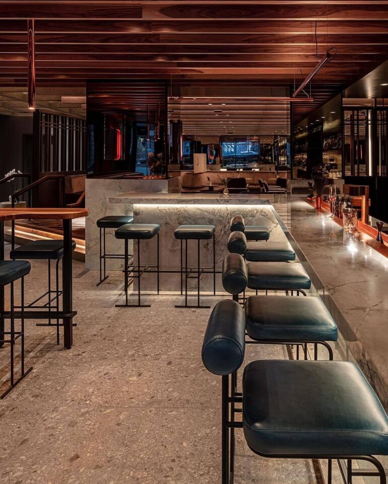 12 Best Montreal Bars & Cocktail Lounges For A Drink (+ What To Order)