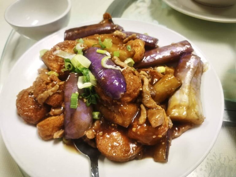 12 Best Chinese Restaurants in Burnaby To Dine At (+ What To Order)