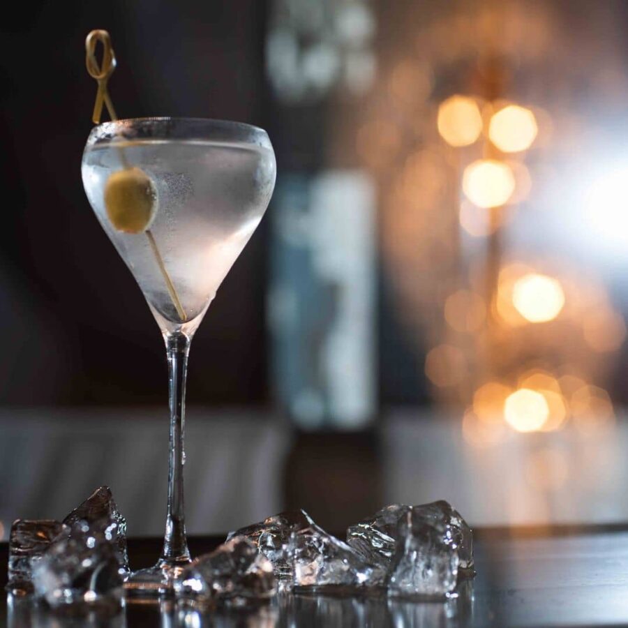 12 Best Bars in Seattle & What To Order (2024)