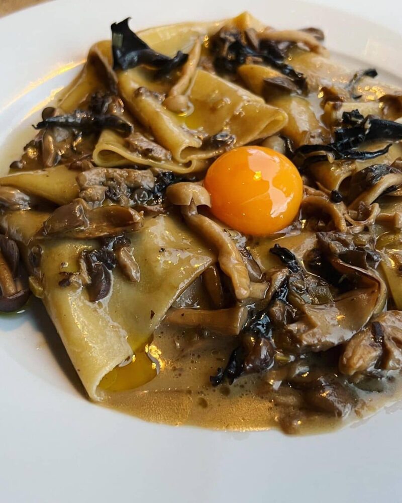 12 Best West Seattle Restaurants & What To Order (2024)