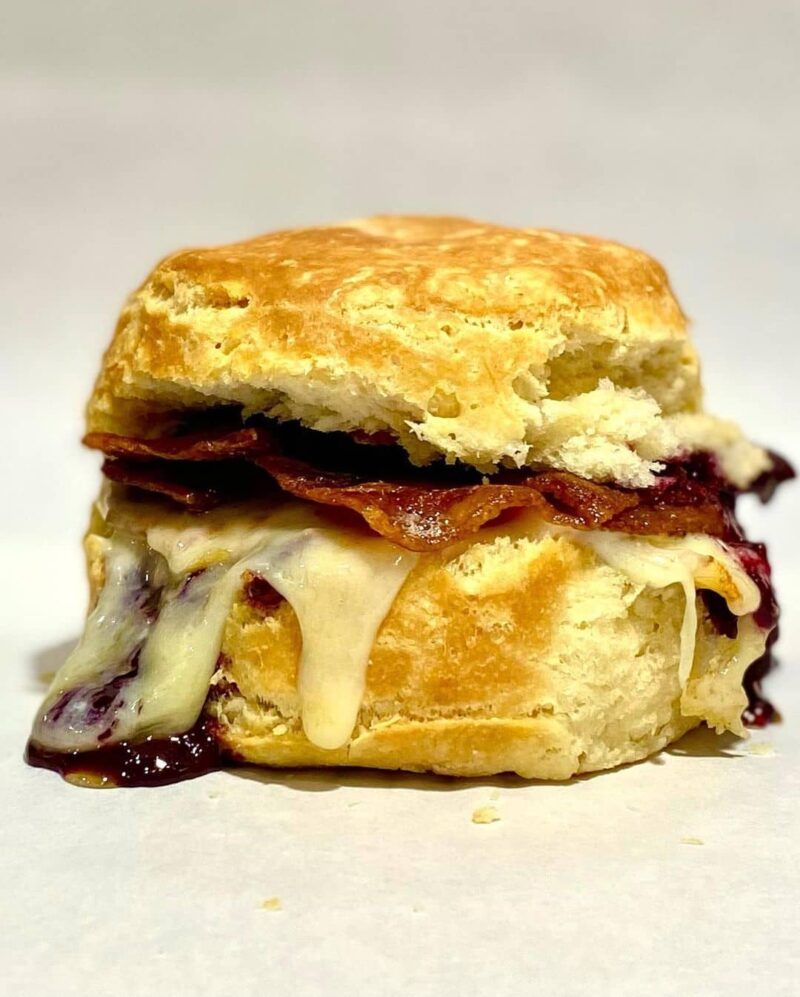 10 Best Seattle Brunch Spots & What To Order (2024)