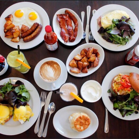 10 Best Seattle Brunch Spots & What To Order (2024)