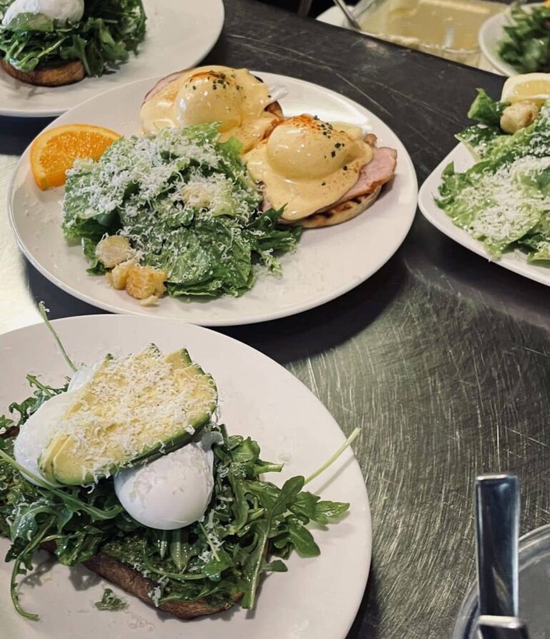 10 Best Seattle Brunch Spots & What To Order (2024)