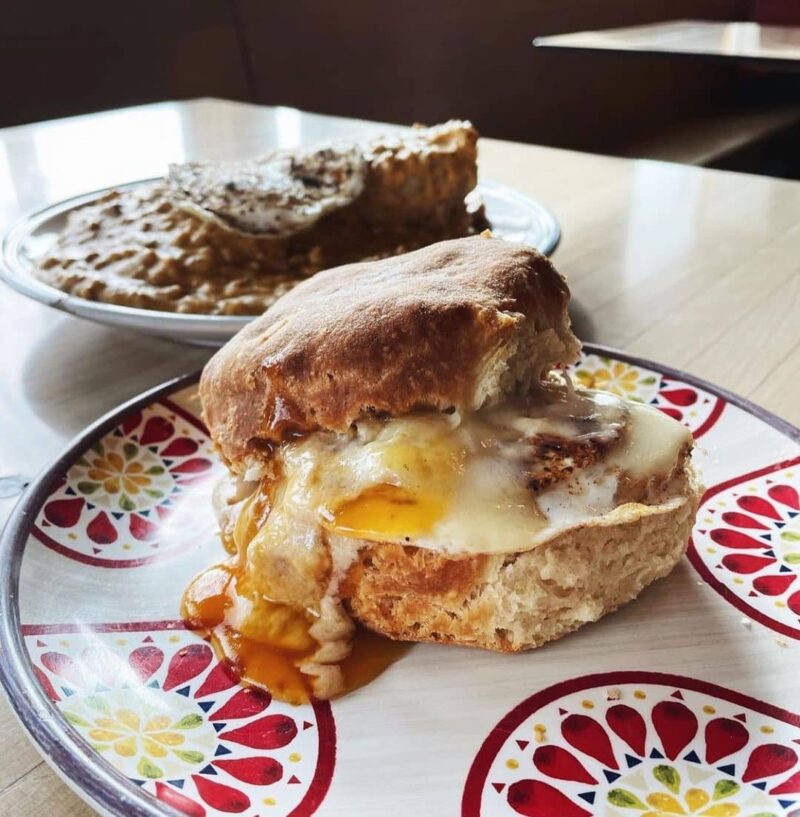 12 Best Seattle Brunch Spots & What To Order (2024)