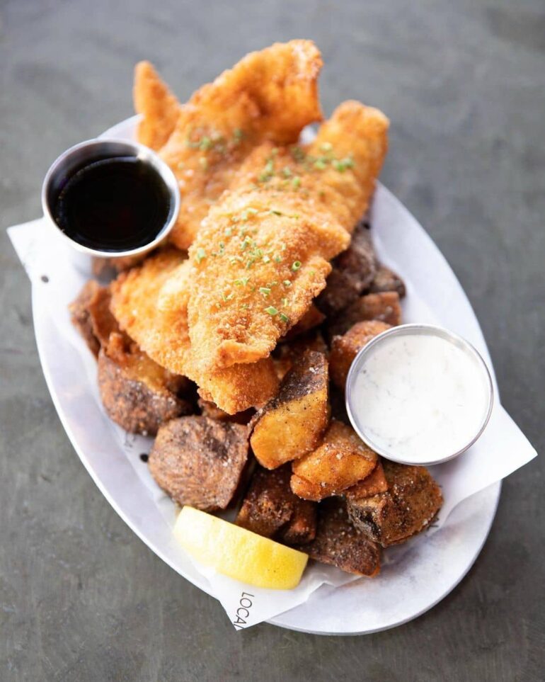 13 Best Seafood Restaurants In Seattle & What To Order (2024)