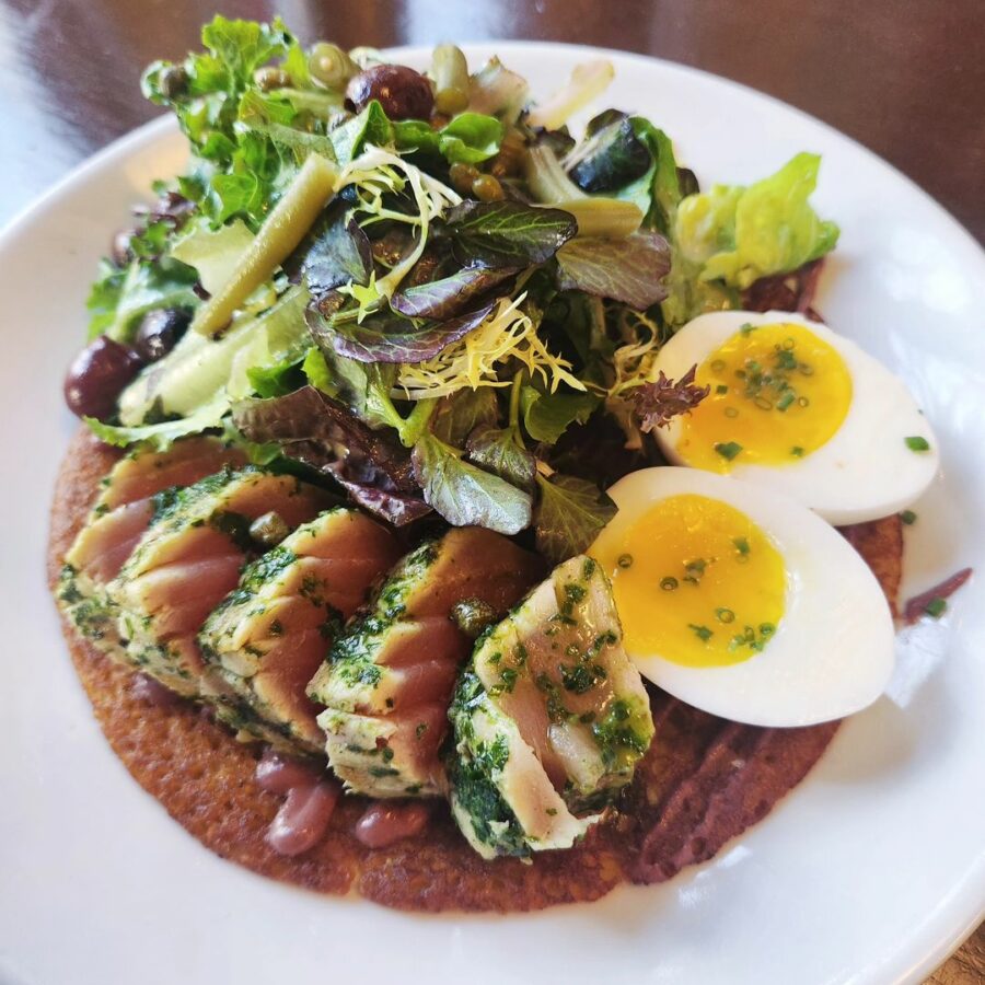 12 Best Brooklyn Brunch Spots To Eat At In 2025 (+ What To Order)