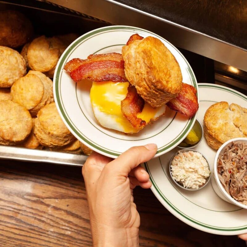 12 Best Brooklyn Brunch Spots To Eat At In 2026 (+ What To Order)