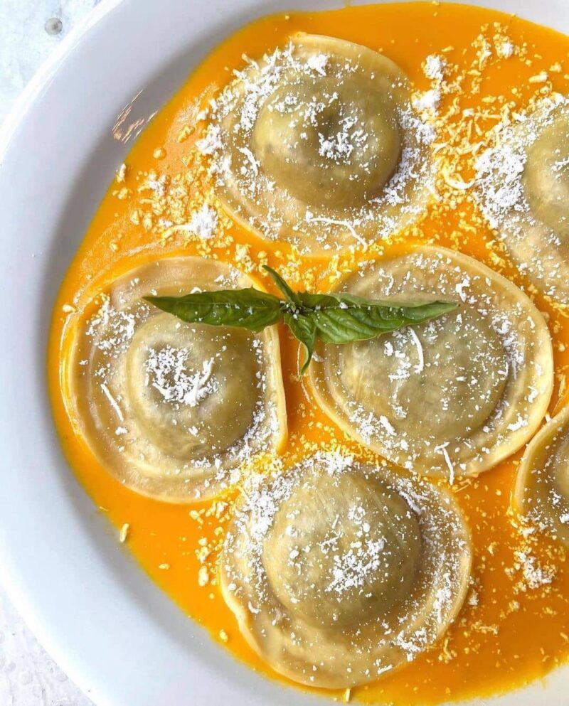 12 Best Dumbo Restaurants In NYC To Eat At In 2024 (+ What To Order)