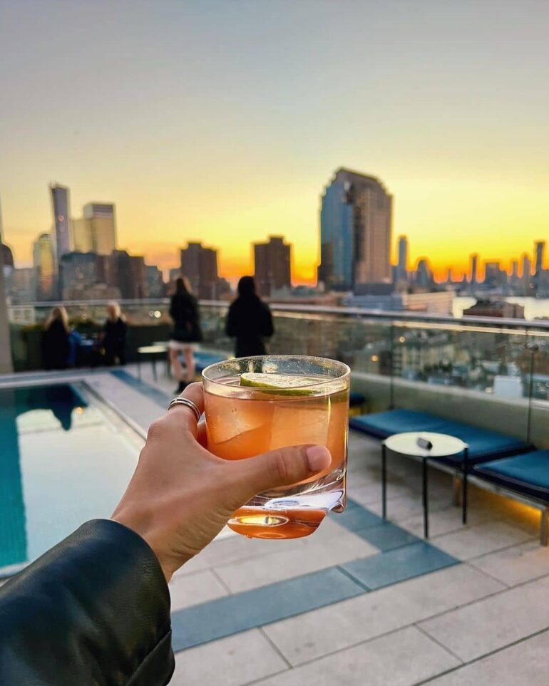 15 Best Rooftop Bars In NYC For A Drink & A Stunning View In 2024