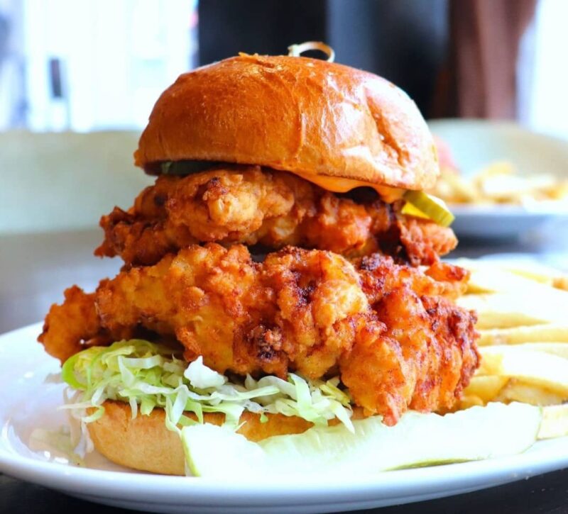 11 Best Chicago Riverwalk Restaurants To Eat At In 2025 (+ What To Order)