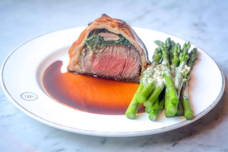 13 Best West Loop Restaurants To Eat At In 2024 (+ What To Order)