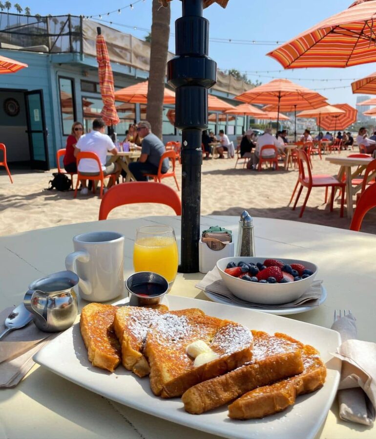 10 Best Brunch Spots In Santa Monica To Eat At In 2025 (+ What To Order)