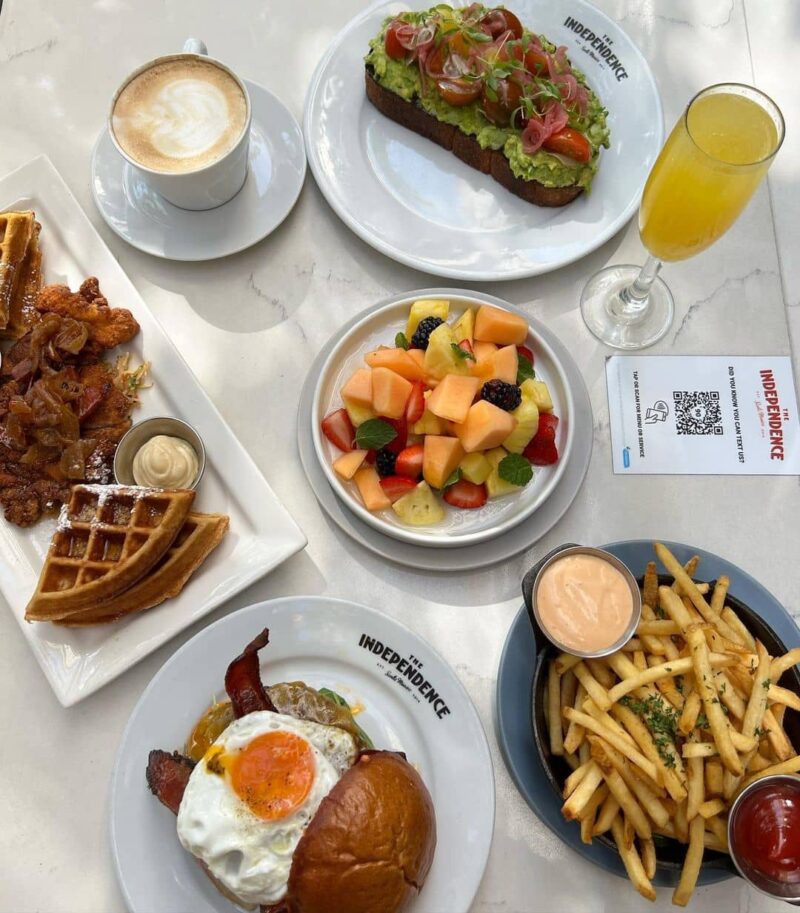 12 Best Brunch Spots In Santa Monica To Eat At In 2023 (+ What To Order)