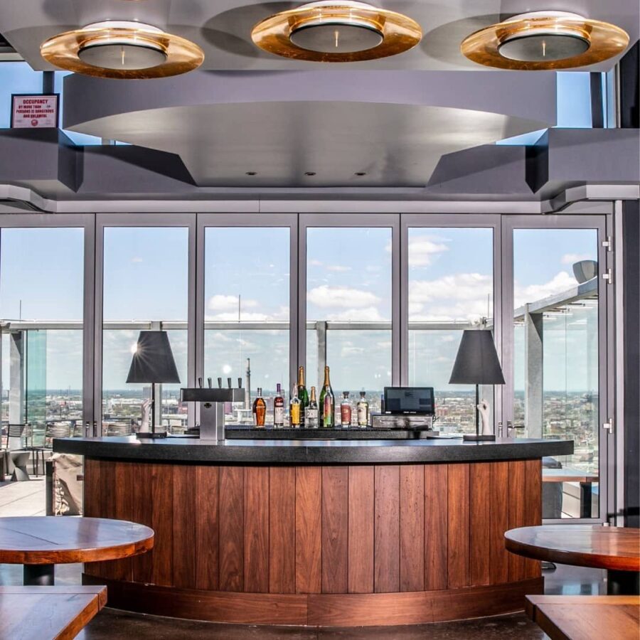 12 Best Rooftop Bars In Chicago To Check Out In 2024 (+ What To Order)