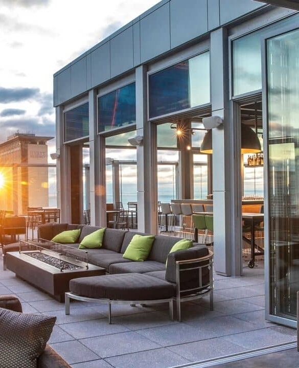 10 Best Rooftop Restaurants In Chicago To Eat At In 2023 (+ What To Order)