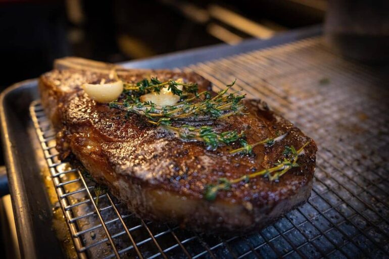 10 Best Steakhouses In Chicago To Eat At In 2024 (+ What to Order)