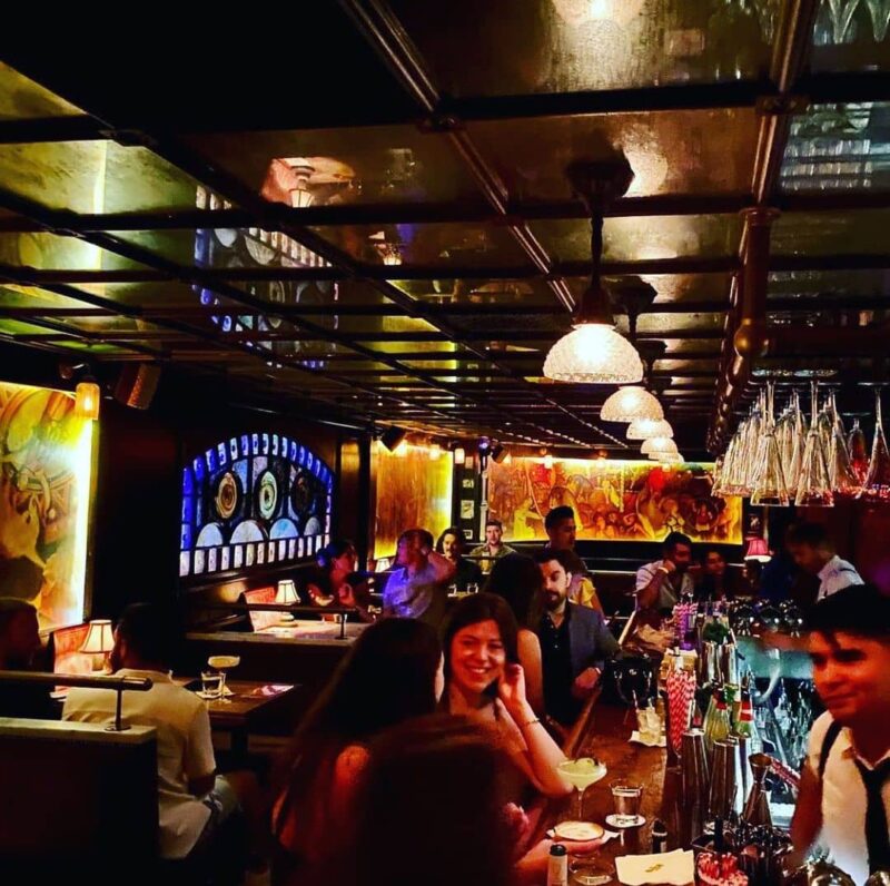12 Best Bars In Los Angeles To Hit Up In 2024 (+ What To Order)