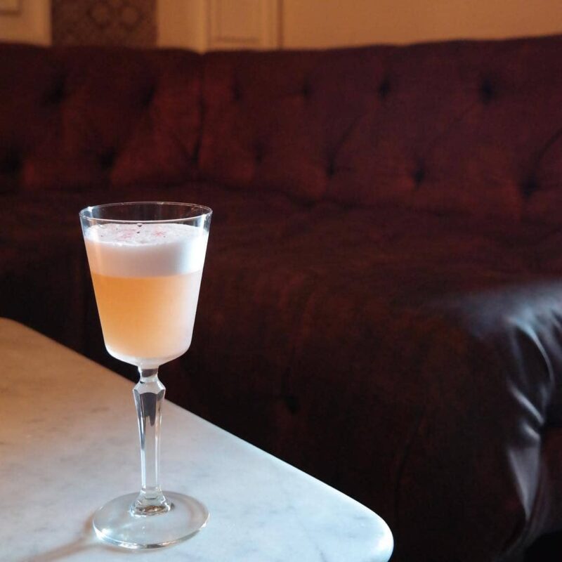 10 Best Bars In Santa Monica To Drink At In 2024 (+ What To Order)