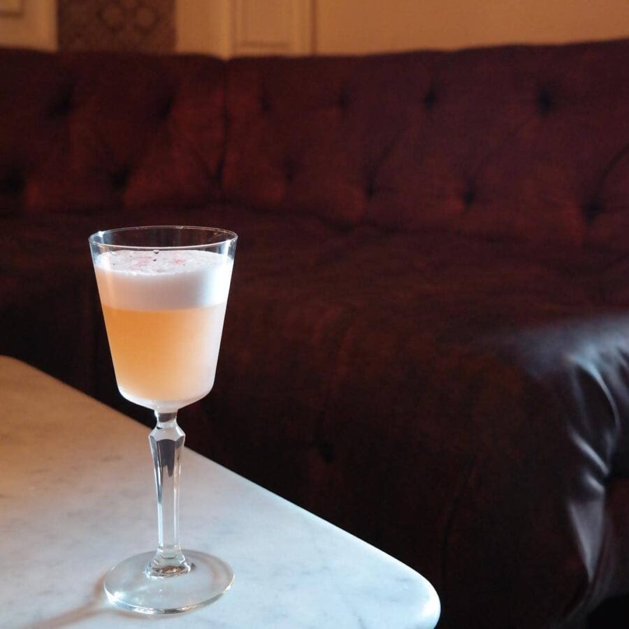 10 Best Bars In Santa Monica To Drink At In 2024 (+ What To Order)