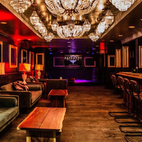 10 Best Bars In Santa Monica To Drink At In 2024 (+ What To Order)