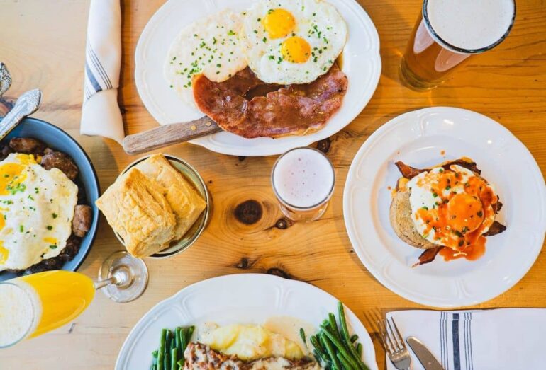 12 Best Brunch In Chicago To Eat At In 2024 (+ What To Order)