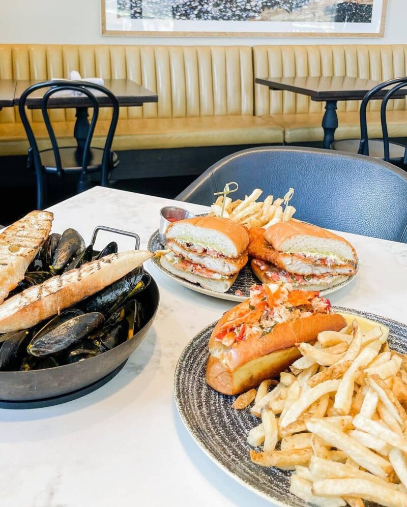 17 Best Seafood Restaurants In Chicago To Eat At In 2024 (+ What To Order)
