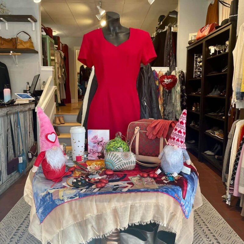 12 Best Thrift Stores In Seattle To Visit For Some Gems In 2024