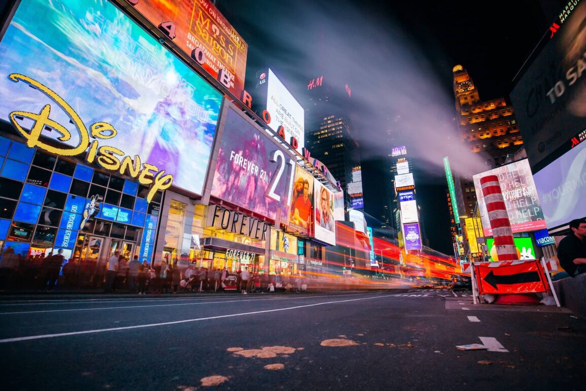 12 Touristy Things To Do In Times Square At Night