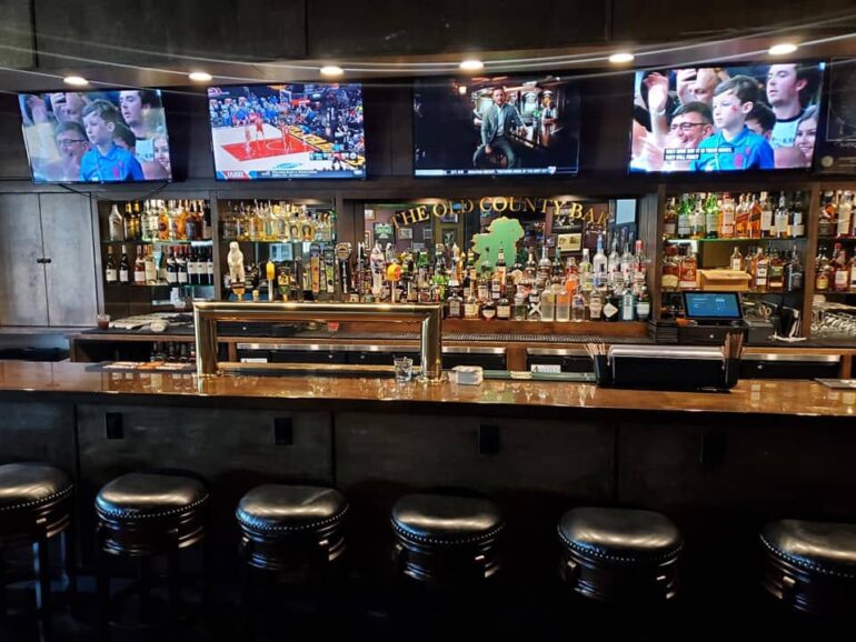 Top 12 Must-Visit Sports Bars in Seattle: Where Great Food Meets Game ...