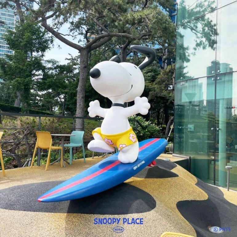Snoopy-Lover? Then You Must Check This Adorable Themed Cafe Out!