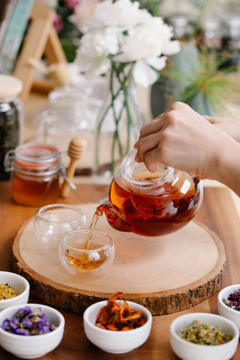 15 Strangely Interesting Facts About Tea That Will Totally Brew Your Mind