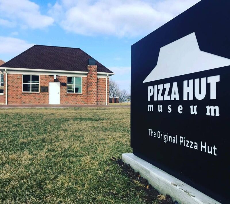 15 Crazy Pizza Hut Facts That Will Make You Say "Wait, What?"