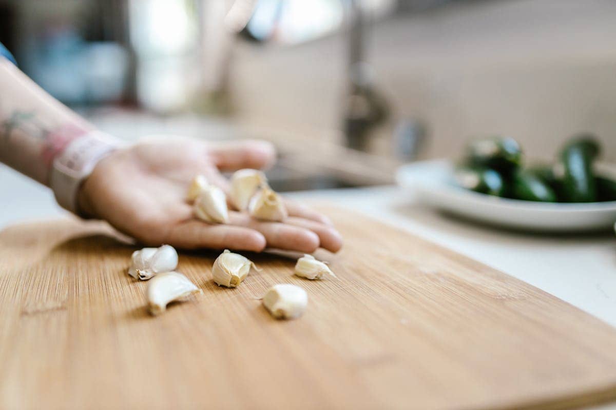 15 Weird Facts About Garlic That Will Clove You Away