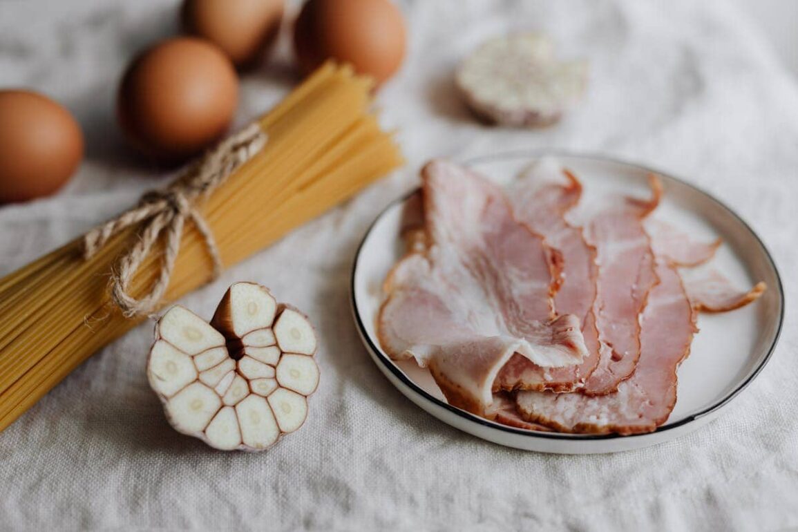 15 Weird Facts About Garlic That Will Clove You Away