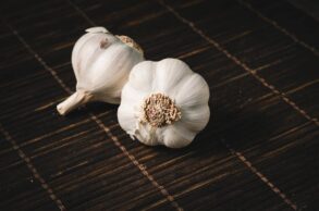 15 Weird Facts About Garlic That Will Clove You Away