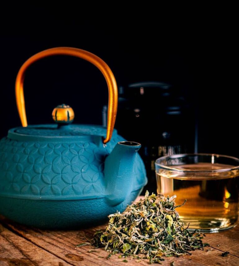 15 Strangely Interesting Facts About Tea That Will Totally Brew Your Mind