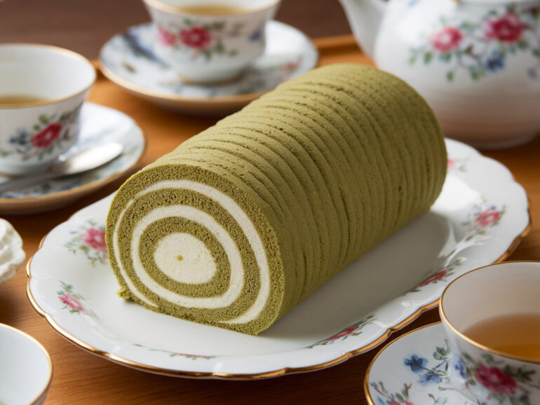 Easy Delicious Matcha Swiss Roll Recipe | Vancouver Food Blog