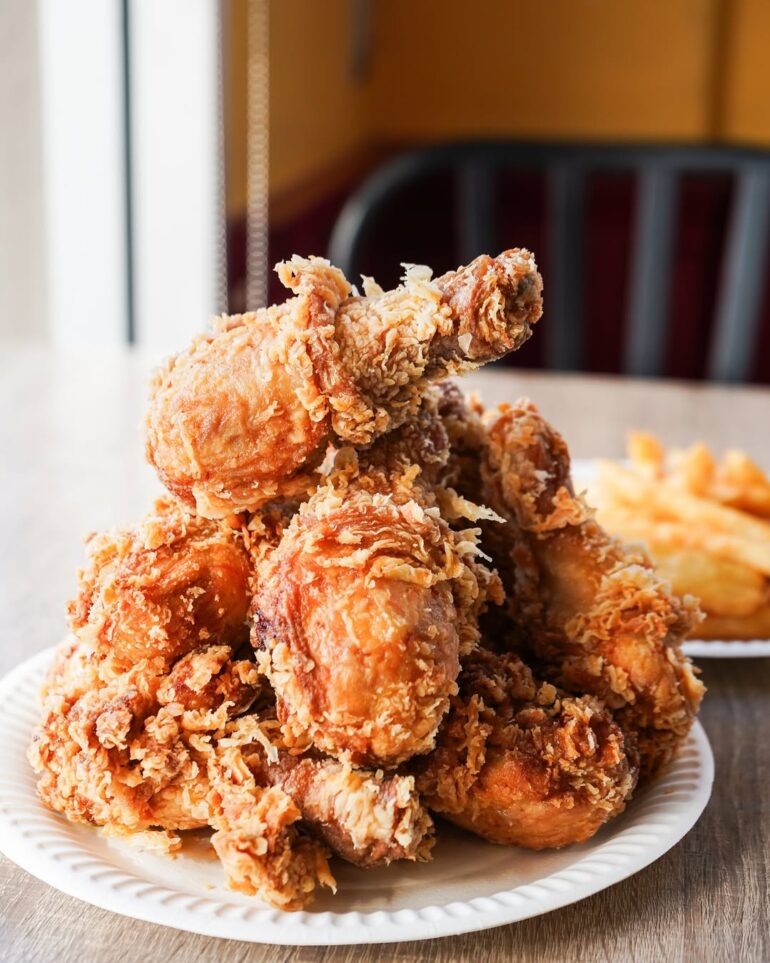 Vancouver Fast Food Chicken Brand Quietly Shuts Down Kingsway Location